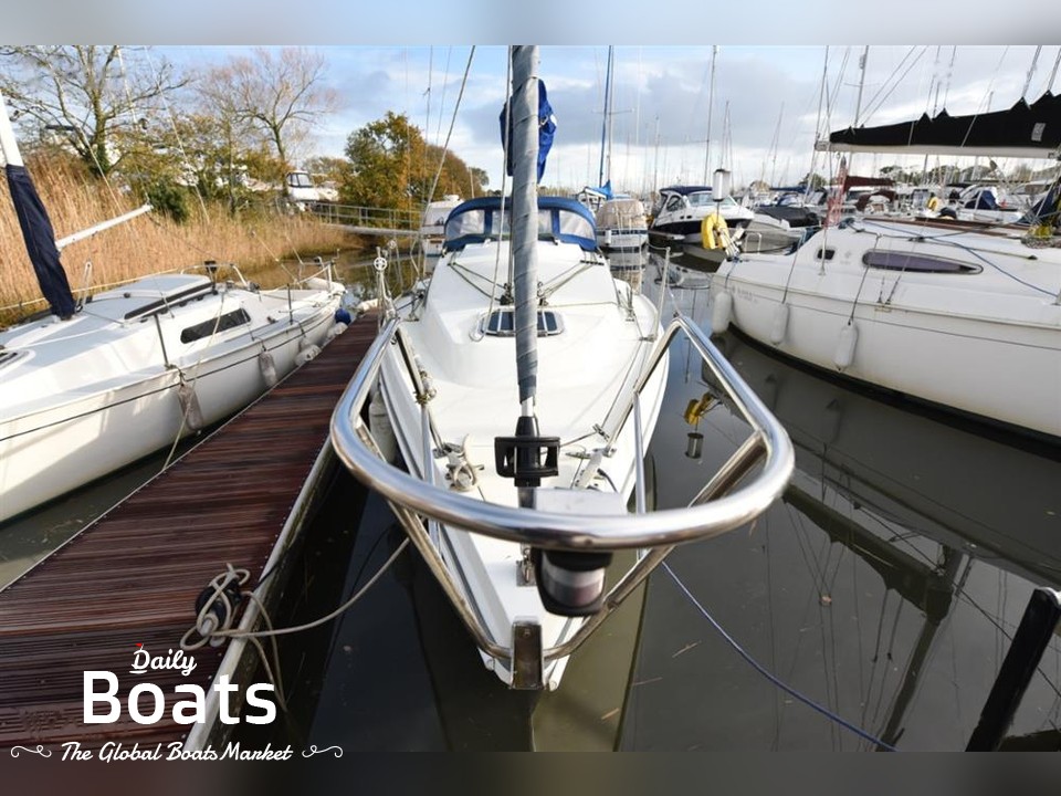 1988 Hunter Horizon 27 for sale. View price, photos and Buy 1988 Hunter ...