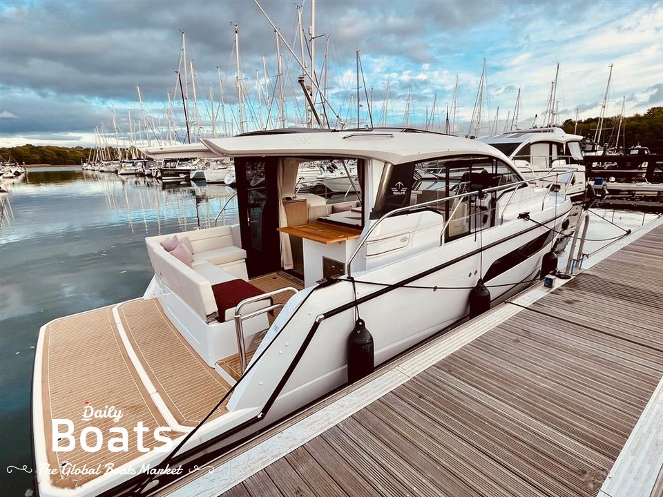2022 Sealine C335 for sale. View price, photos and Buy 2022 Sealine ...
