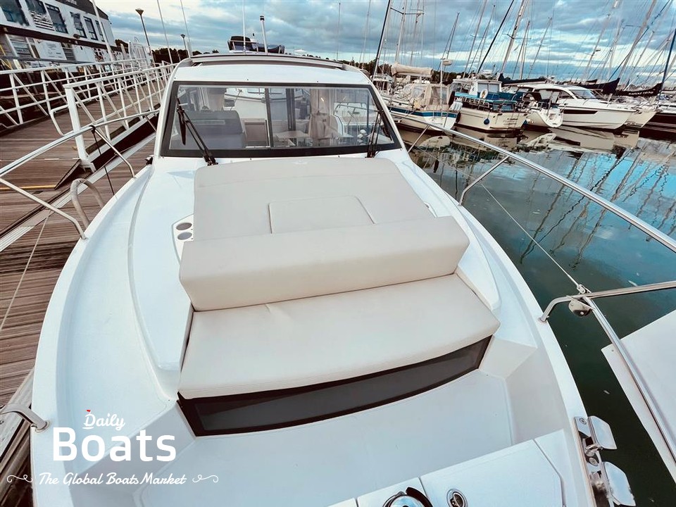 2022 Sealine C335 for sale. View price, photos and Buy 2022 Sealine ...