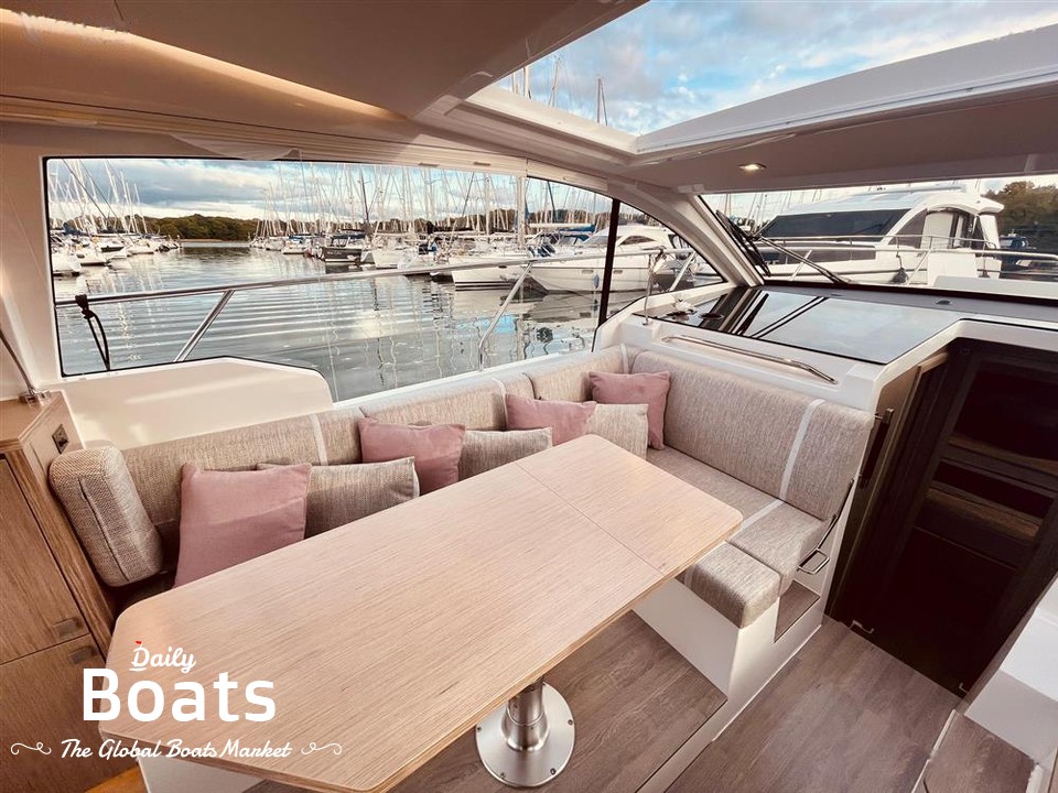 2022 Sealine C335 for sale. View price, photos and Buy 2022 Sealine ...