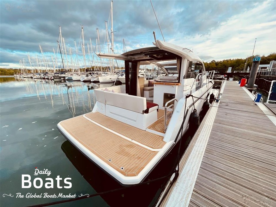2022 Sealine C335 for sale. View price, photos and Buy 2022 Sealine ...