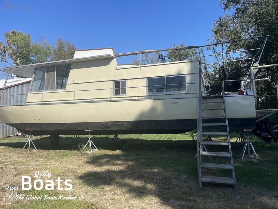 1974 River Queen 44 for sale. View price, photos and Buy 1974 River ...