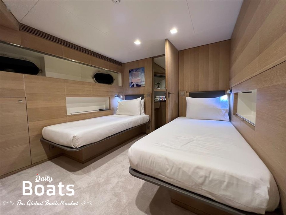 2013 Lynx Yachts 33.5M for sale. View price, photos and Buy 2013 Lynx ...