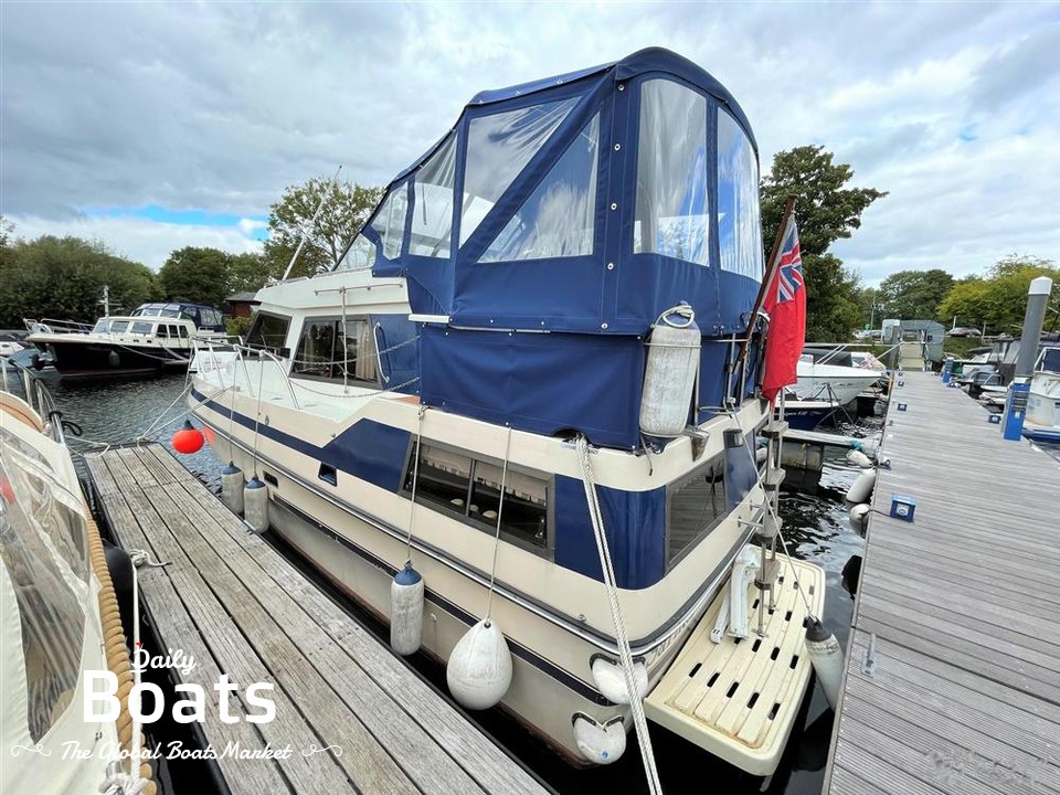 1984 Birchwood Boats 31 Commodore for sale. View price, photos and Buy ...