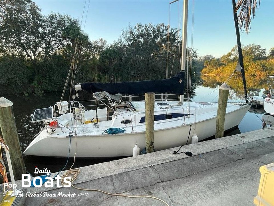 1988 Hunter Legend 35 for sale. View price, photos and Buy 1988 Hunter ...