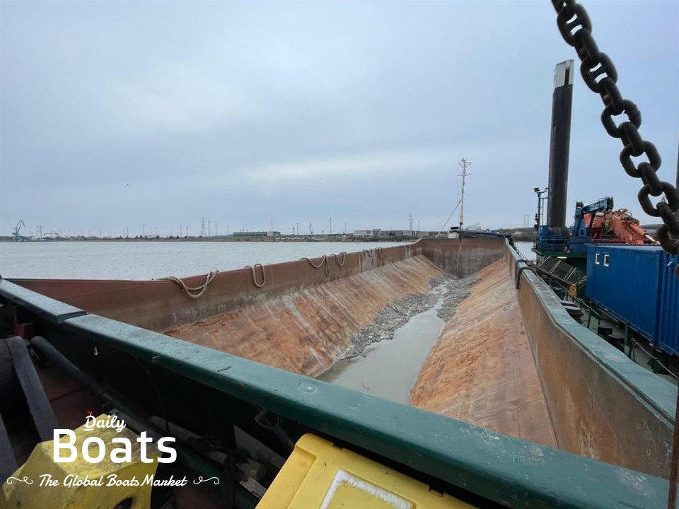 1977 Commercial Boats 940Cbm Split Hopper Barge for sale. View price ...