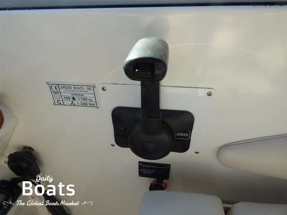 2004 Larson Boats 274 Cabrio for sale. View price, photos and Buy 2004 ...