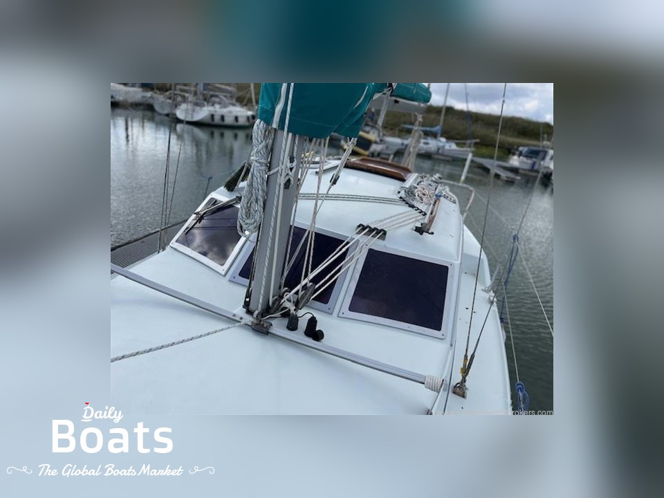 2002 Hunter Pilot 27 for sale. View price, photos and Buy 2002 Hunter ...