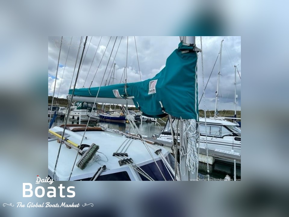 2002 Hunter Pilot 27 for sale. View price, photos and Buy 2002 Hunter ...