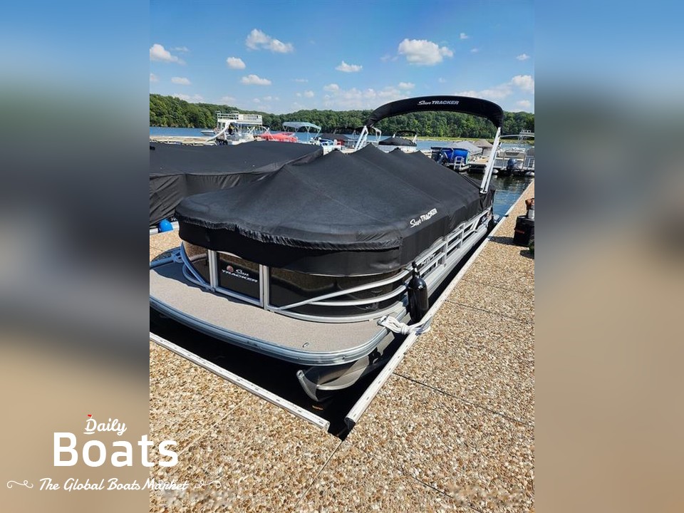 2018 Sun Tracker 22 Party Barge for sale. View price, photos and Buy ...