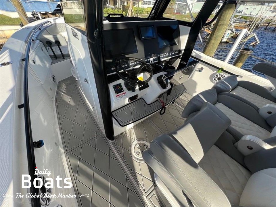 2021 Everglades 335 Center Console for sale. View price, photos and Buy ...