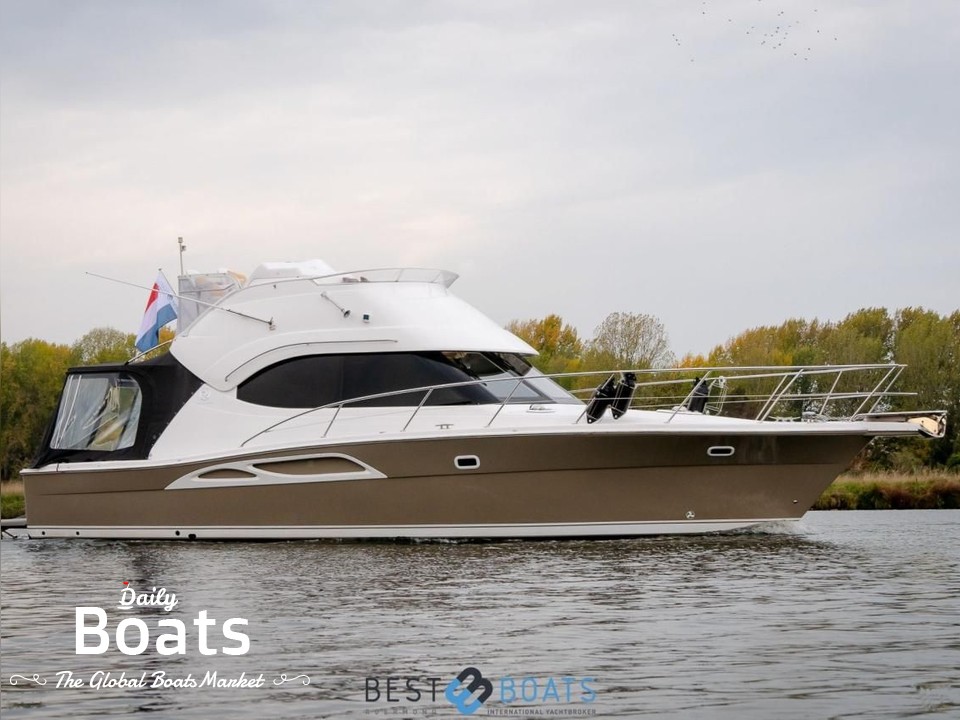 Yachts Riviera 37 flybridge for sale - Daily Boats