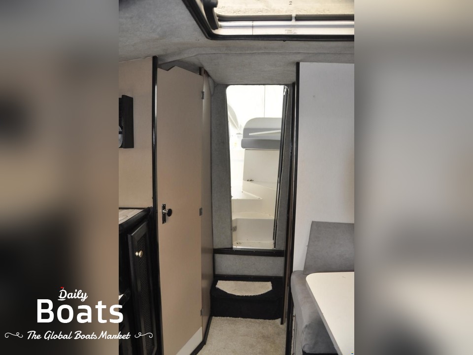 Bayliner Contessa 2850 for sale. View price, photos and Buy Bayliner ...