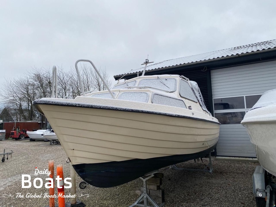 1995 Uttern 690 à vendre. Voir le prix, les photos et Acheter 1995 ...