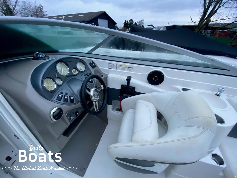 2007 Rinker 246 Captiva for sale. View price, photos and Buy 2007 ...