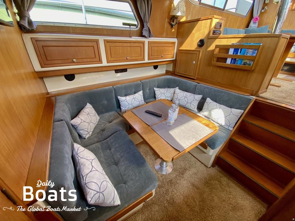 1990 Atlantic Motor Yachts 37 Fb for sale. View price, photos and Buy ...