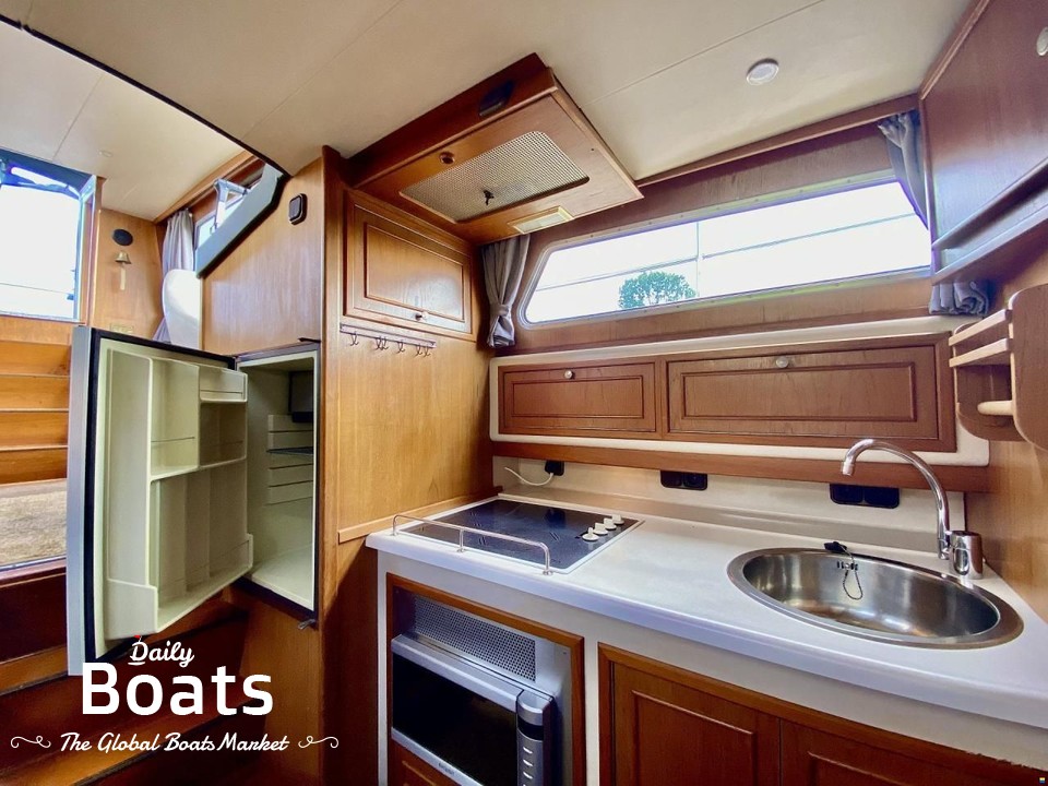 1990 Atlantic Motor Yachts 37 Fb for sale. View price, photos and Buy ...