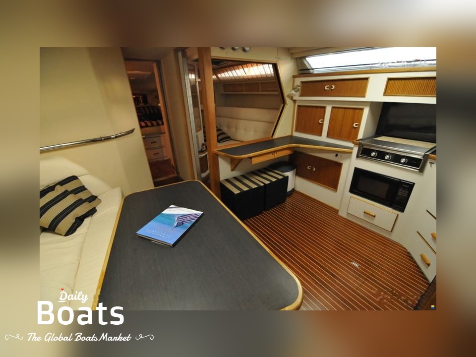 1990 Sea Ray 390 Express Cruiser for sale. View price, photos and Buy ...