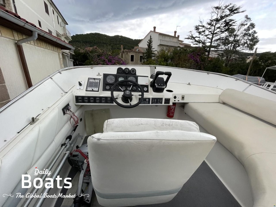 1992 Bayliner 3058 for sale. View price, photos and Buy 1992 Bayliner ...