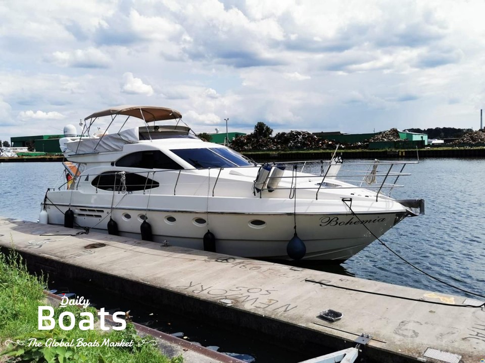 2000 Azimut 52 Fly for sale. View price, photos and Buy 2000 Azimut 52 ...