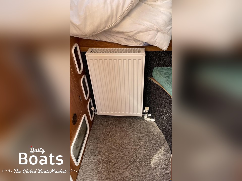 2011 Prout Top Cat (Uk) Esprit 3600 for sale. View price, photos and ...