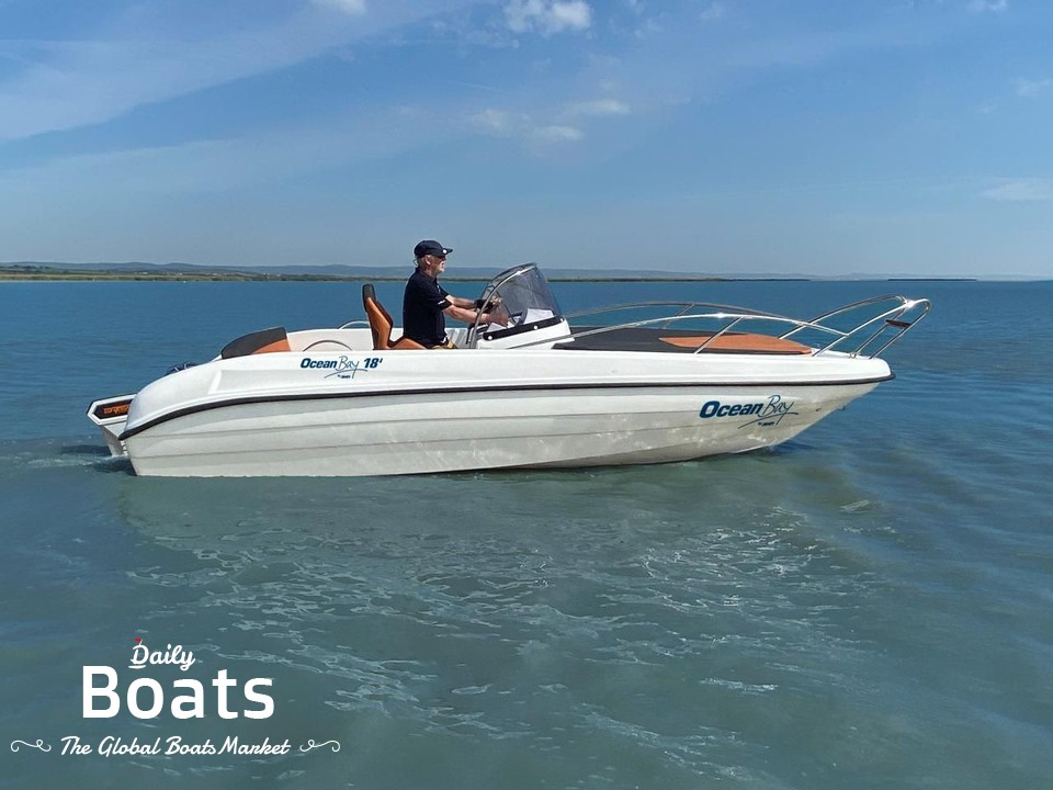 AWN Oceanbay Sundeck 18' / 560 Sundeck for sale. View price, photos and ...