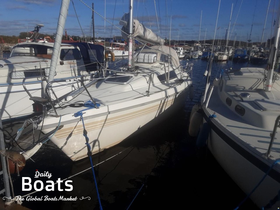 1981 Maxim Marine Fenix Dinette for sale. View price, photos and Buy ...