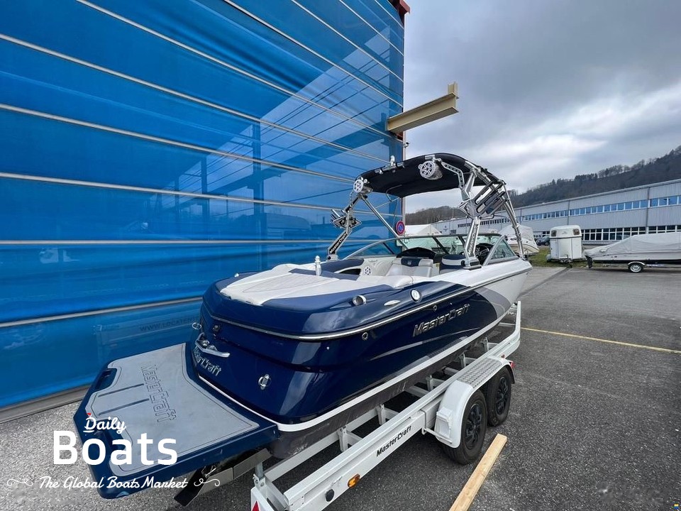 2011 MasterCraft X15 - Gen2 Surf System à vendre. Voir le prix, les ...