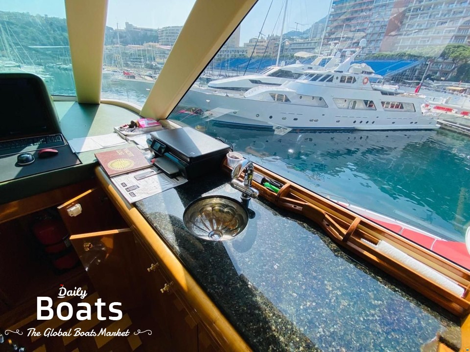 2002 Hatteras 86 Convertible for sale. View price, photos and Buy 2002 ...