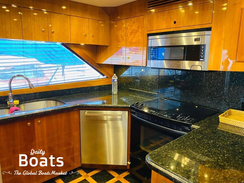 2002 Hatteras 86 Convertible for sale. View price, photos and Buy 2002 ...