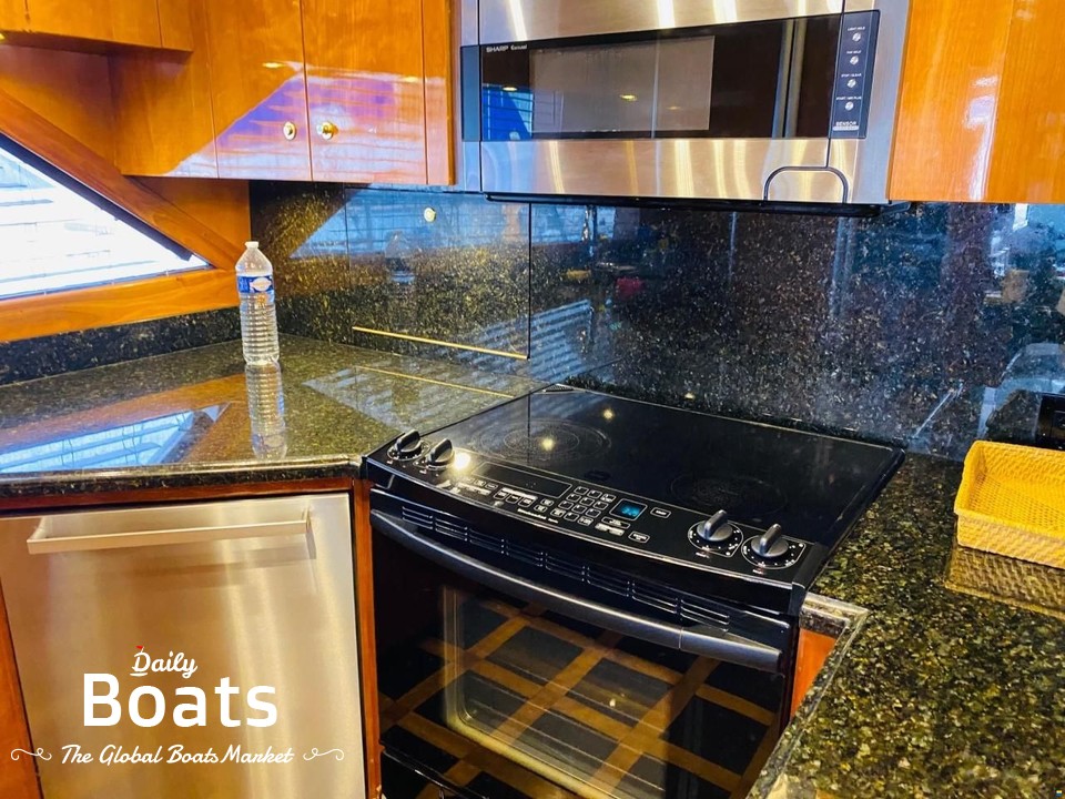 2002 Hatteras 86 Convertible for sale. View price, photos and Buy 2002 ...