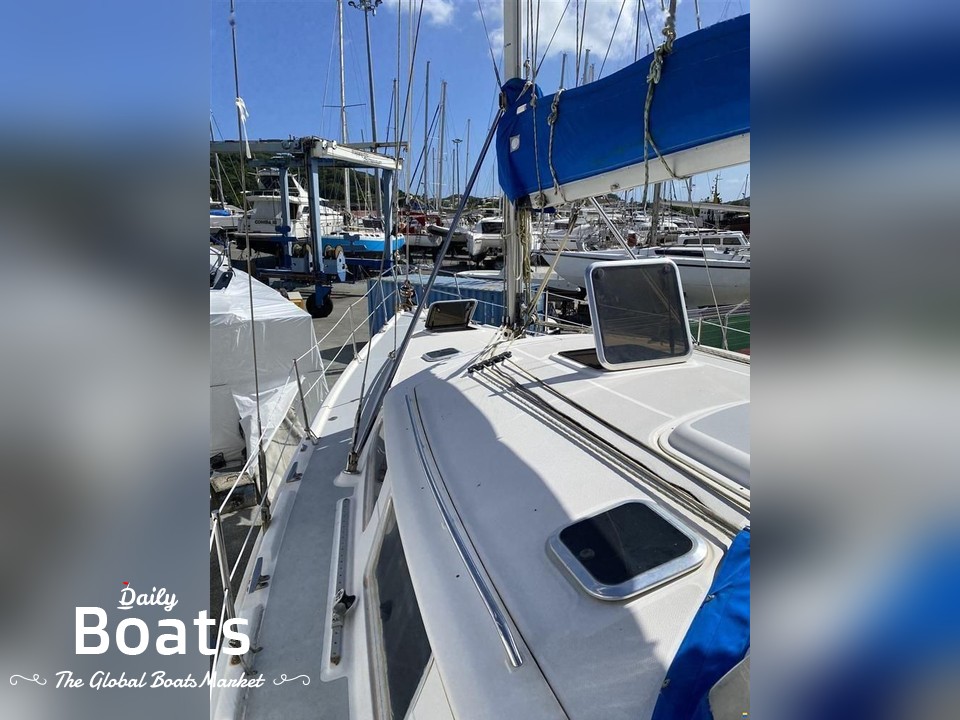 2004 Hunter 44 Ds for sale. View price, photos and Buy 2004 Hunter 44 ...