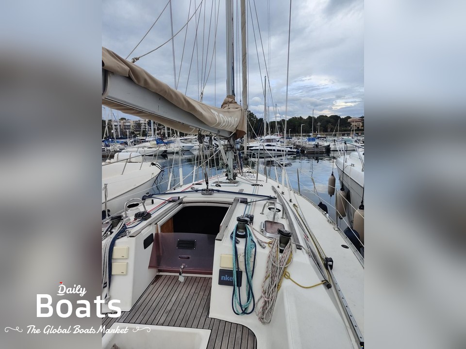 1990 Jeanneau Part De Sun Legende En Copropriete for sale. View price ...