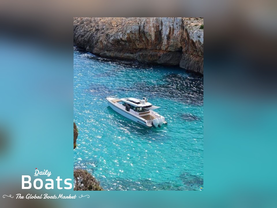 2020 Axopar '37 37 Cabin Mit Gyro for sale. View price, photos and Buy ...