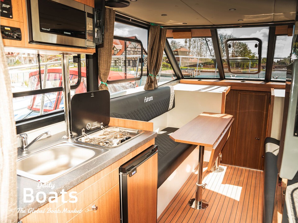 2022 Cobra Yachts (PL) Futura 40 Flybridge Long Grand Horizon for sale ...