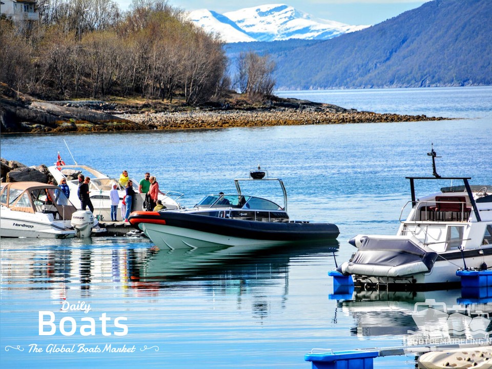 2010 Arctic Blue 37 Cabin for sale. View price, photos and Buy 2010 ...