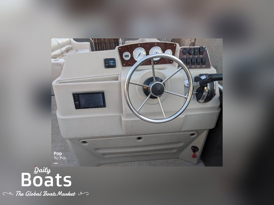 1993 Starcraft Marine Stardeck 240 Dlx for sale. View price, photos and ...