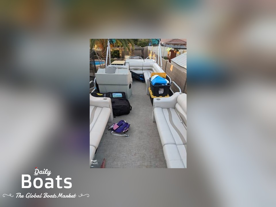 1993 Starcraft Marine Stardeck 240 Dlx for sale. View price, photos and ...