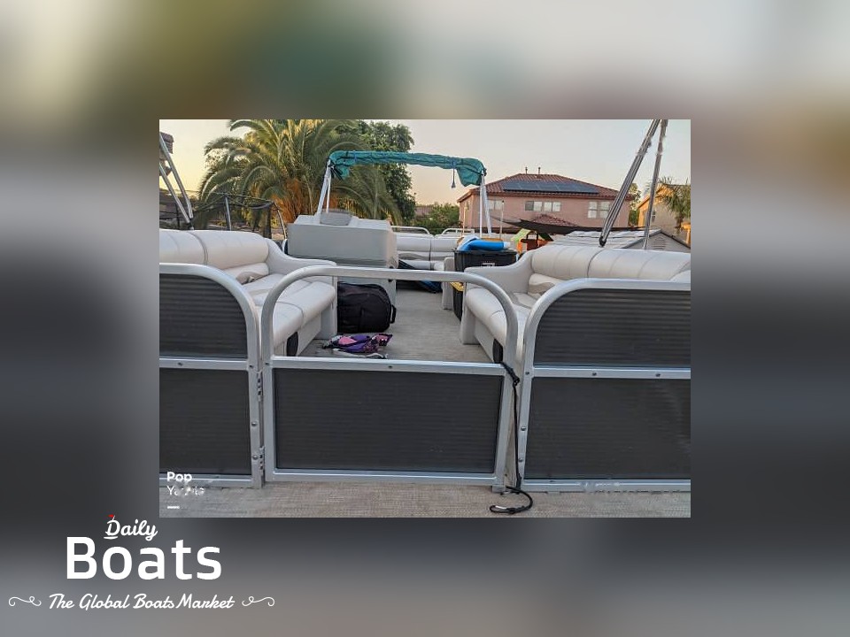 1993 Starcraft Marine Stardeck 240 Dlx for sale. View price, photos and ...