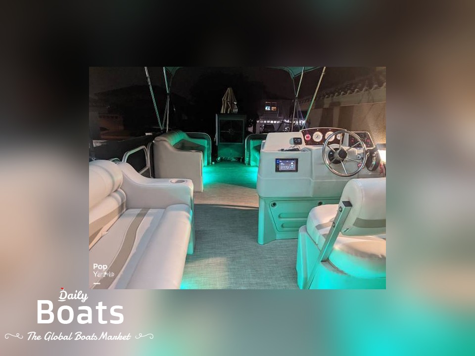 1993 Starcraft Marine Stardeck 240 Dlx à vendre. Voir le prix, les ...