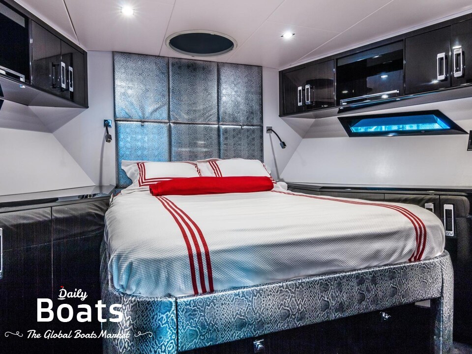 2011 Lazzara Yachts Lsx78 for sale. View price, photos and Buy 2011 ...