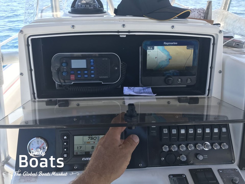 Boston Whaler 26 Evinrude G2 for sale. View price, photos and Buy ...