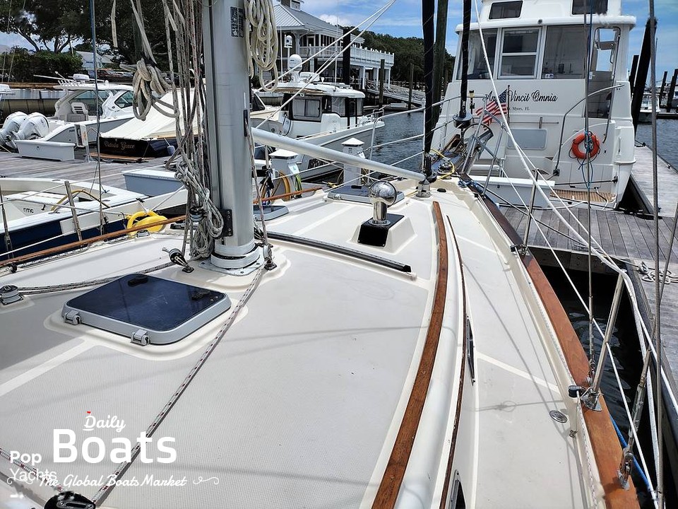 1991 Island Packet 35 for sale. View price, photos and Buy 1991 Island ...