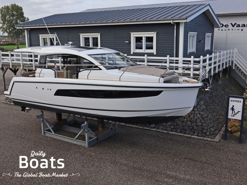 2022 Sealine C335 for sale. View price, photos and Buy 2022 Sealine ...