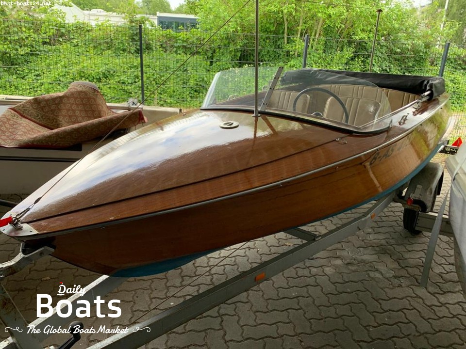 1966 Favorit Grünheide Mahagoni Motorboot for sale. View price, photos ...