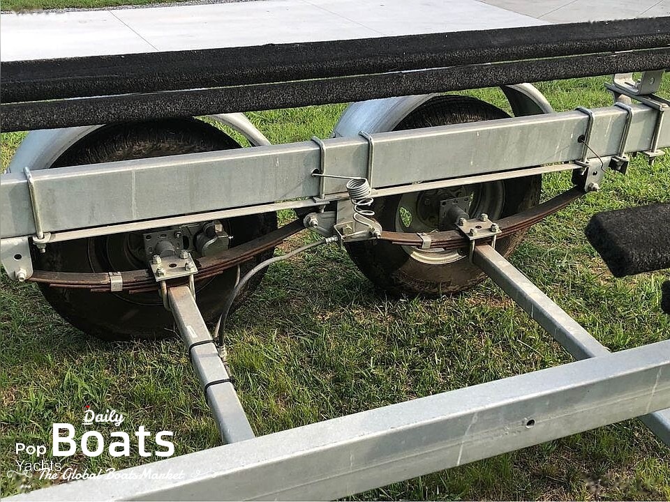 2004 Godfrey Marine Pontoon Sanpan 25 Tritoon Boat for sale. View price ...