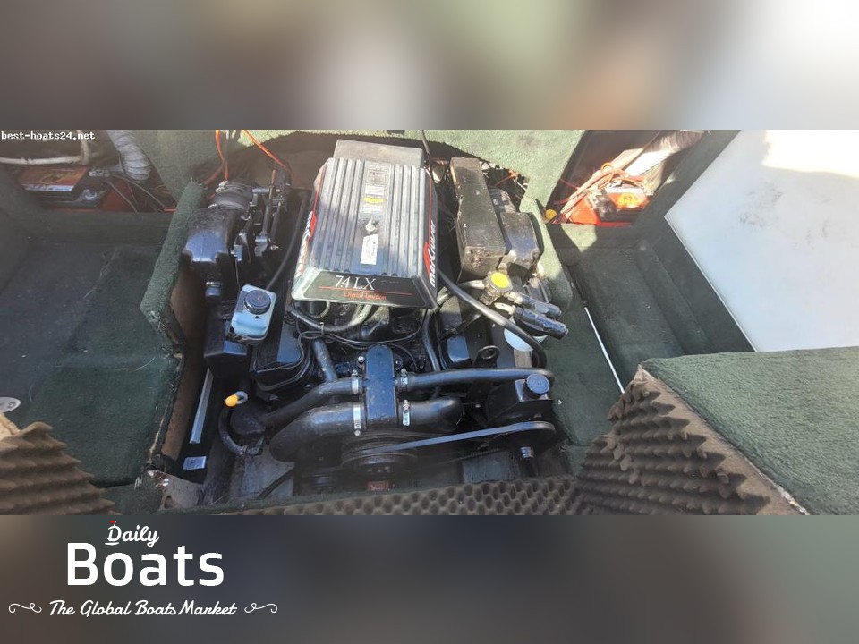 1997 Celebrity Boats 240 Mit 7.4 Efi Inkl. Trailer for sale. View price ...