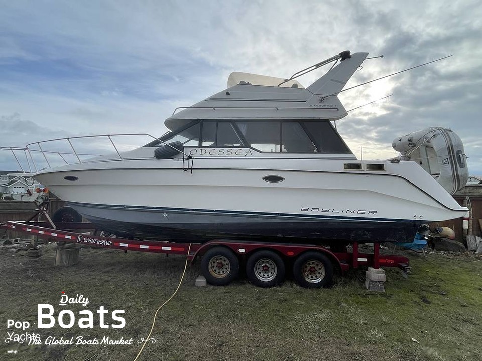 1991 Bayliner 3058 Command Bridge for sale. View price, photos and Buy ...