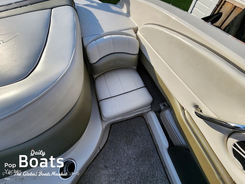 2007 Sea Ray 220 Select for sale. View price, photos and Buy 2007 Sea ...