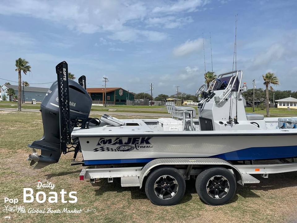 2021 Majek 25 Xtreme for sale. View price, photos and Buy 2021 Majek 25 ...